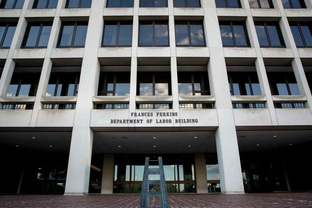 Tomlinson: Trump administration tries to discourage ethical investing ...