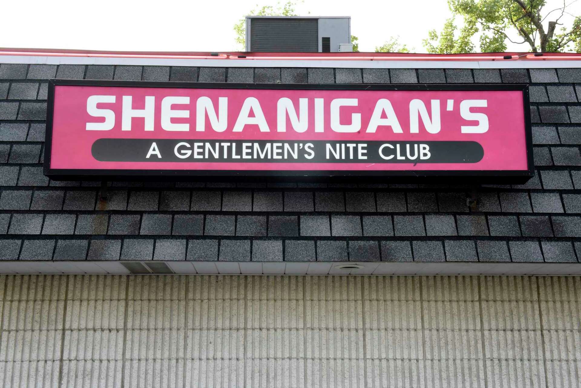 Feds eye drugs, sex trafficking at Central Avenue strip club