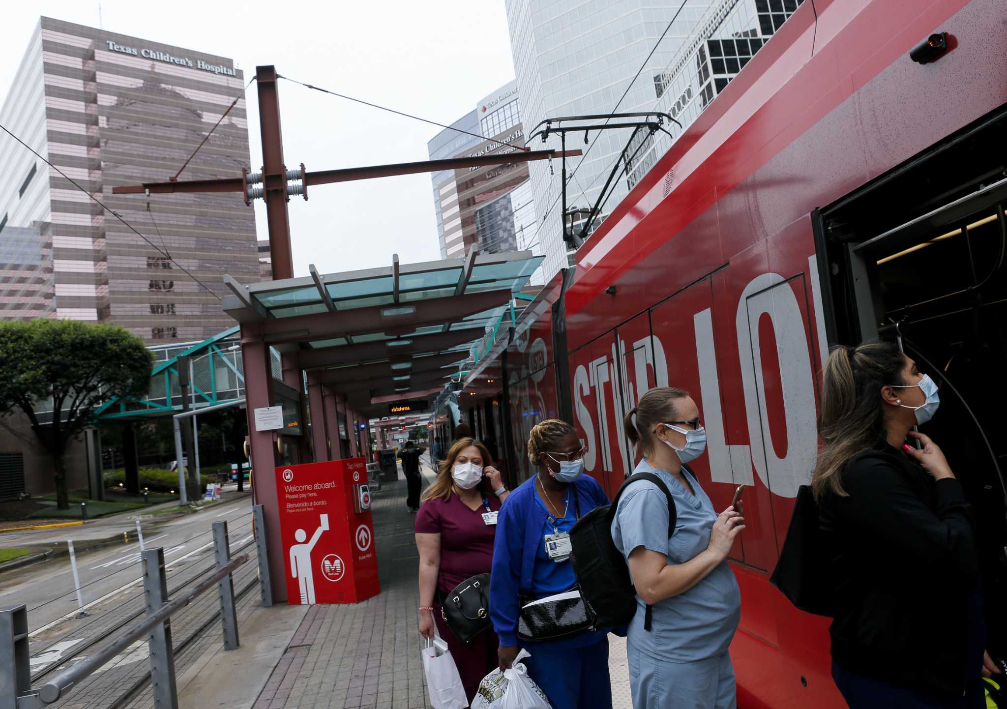 Metro paying workers $150-per-week bonuses for service during COVID