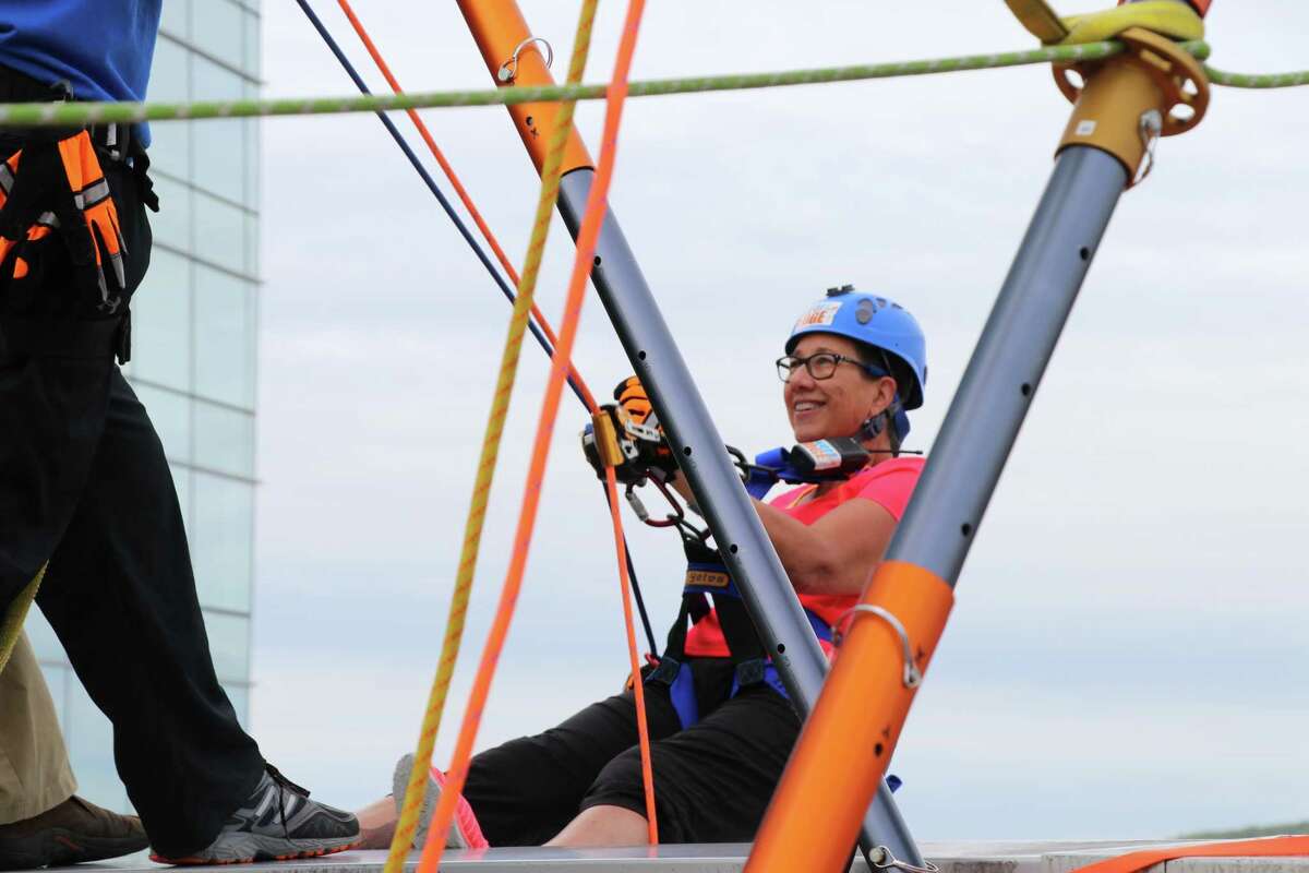 Middletown PD to take part in 30-floor rappelling charity event