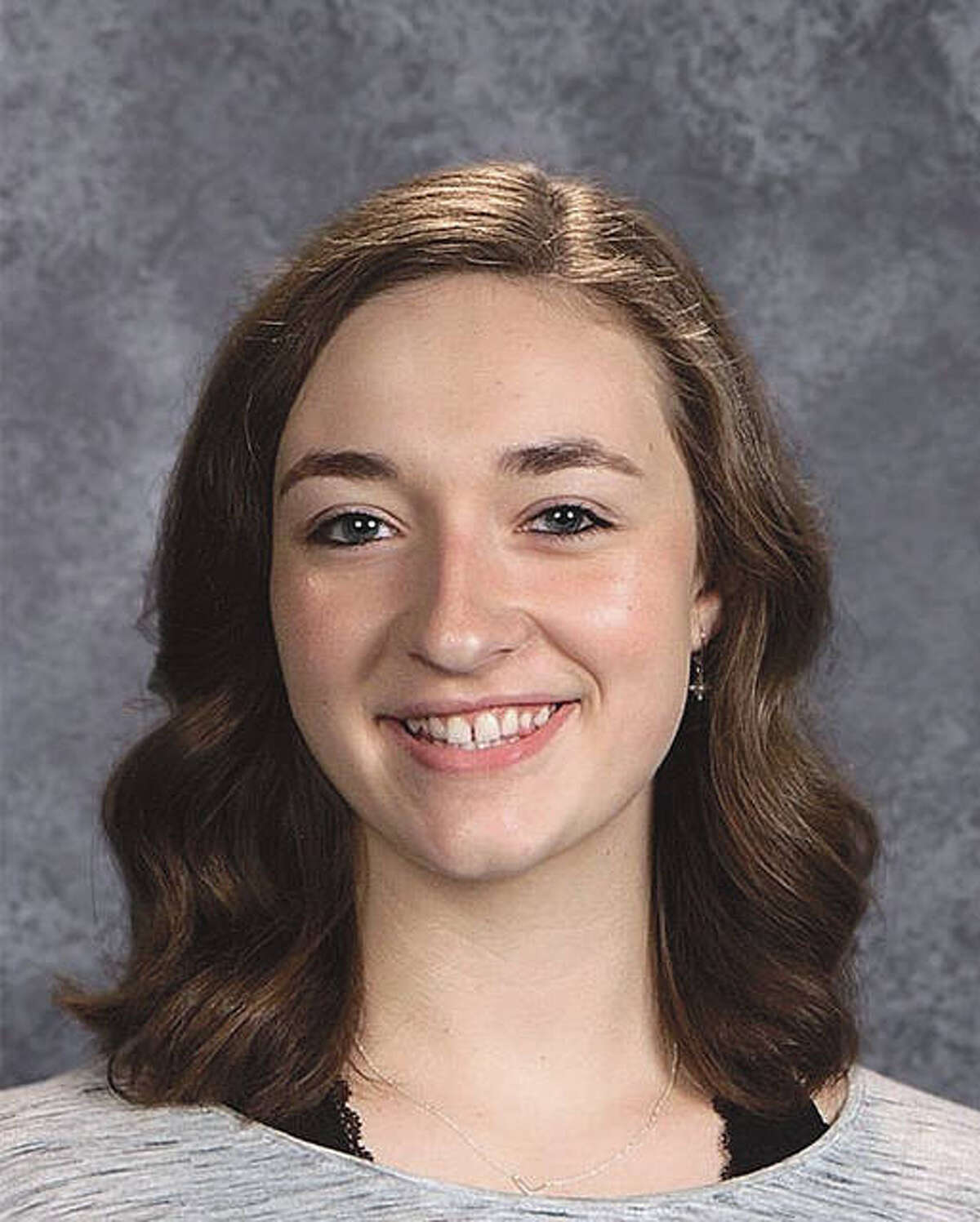 16 students earn Tracy scholarships