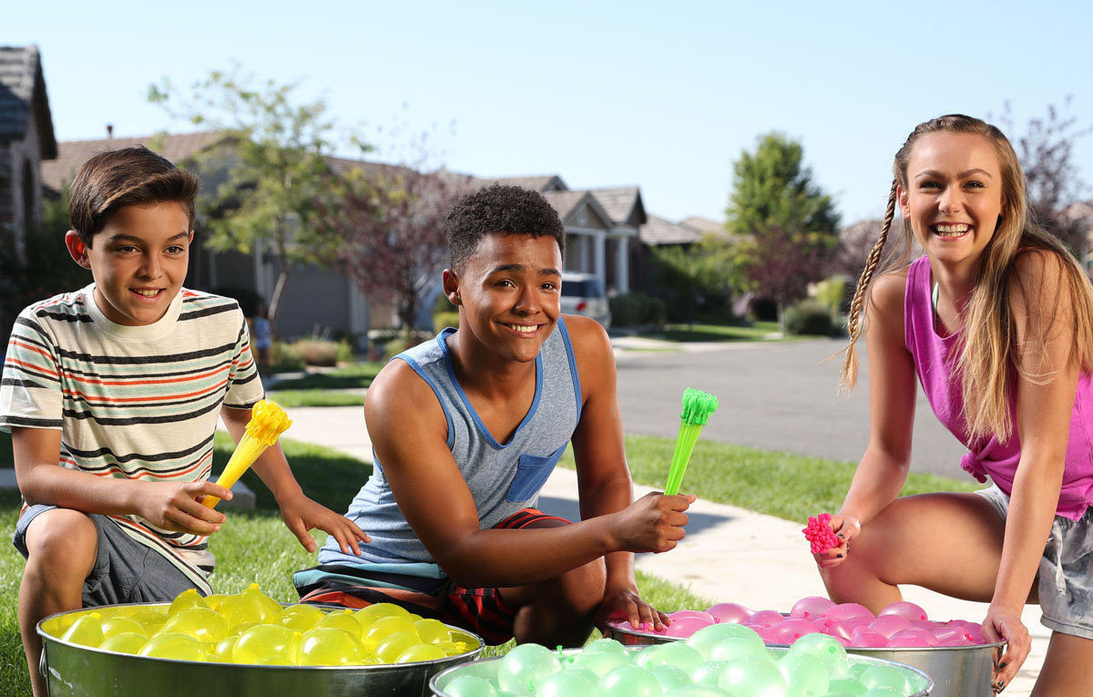 15 top-selling games & toys on Amazon that'll keep the whole family busy