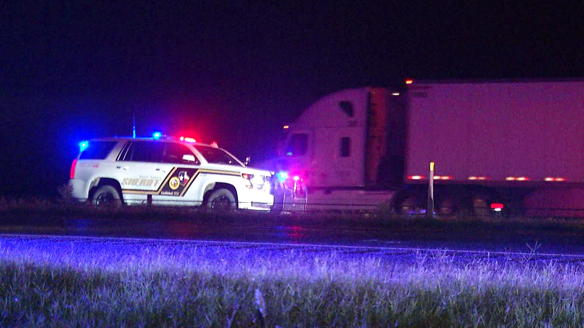 Deadly multi-vehicle crash on far South Side closes I-35 for hours