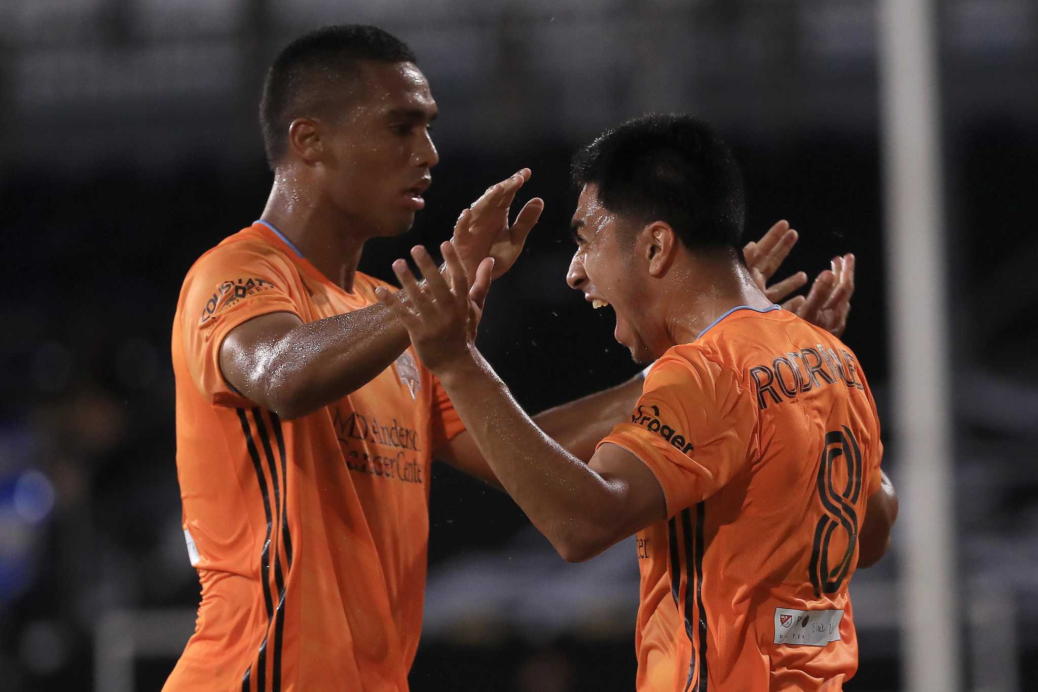 Dynamo draw confidence from opening match