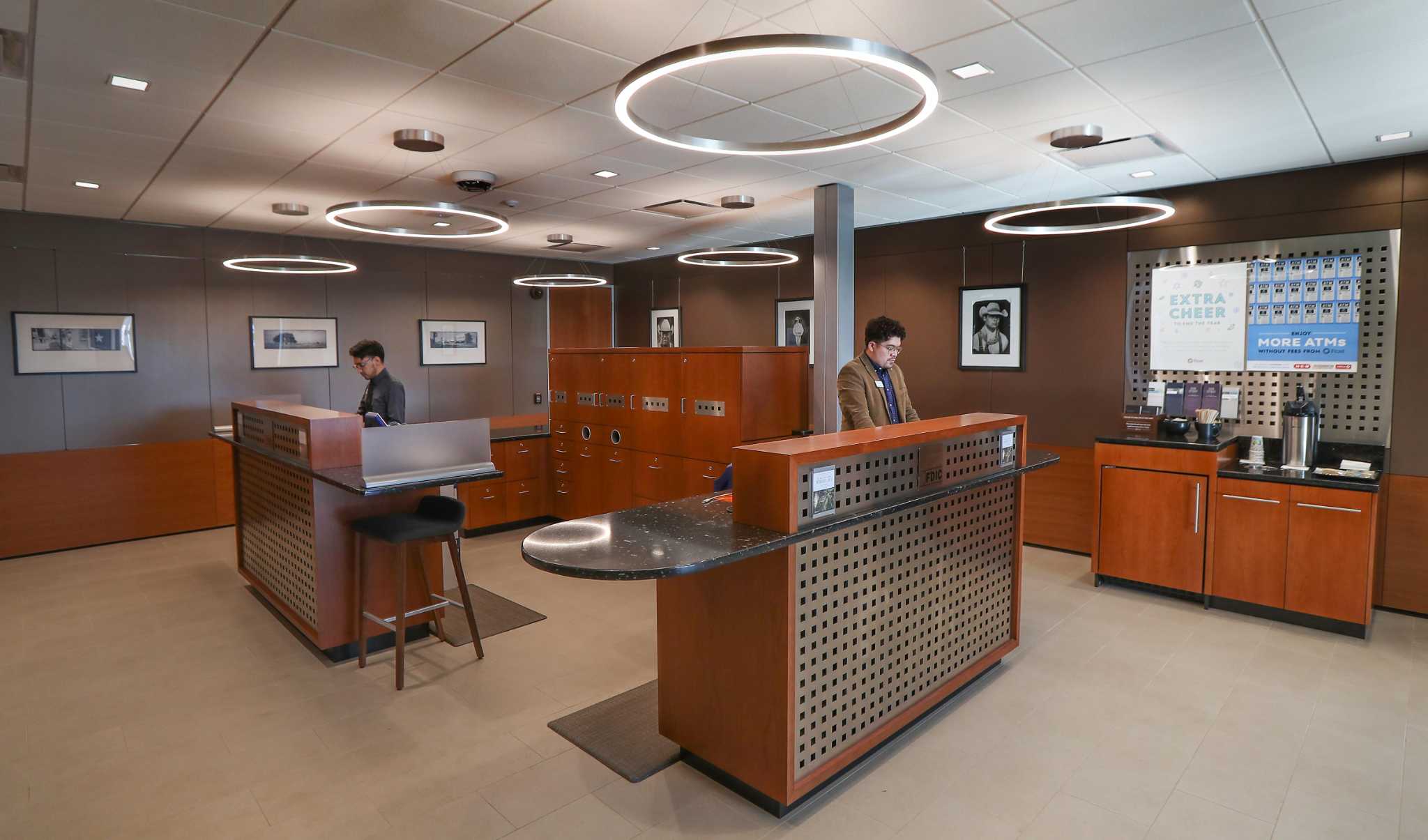 Frost opens Clay Crossing Financial Center in Houston’s Spring Branch area