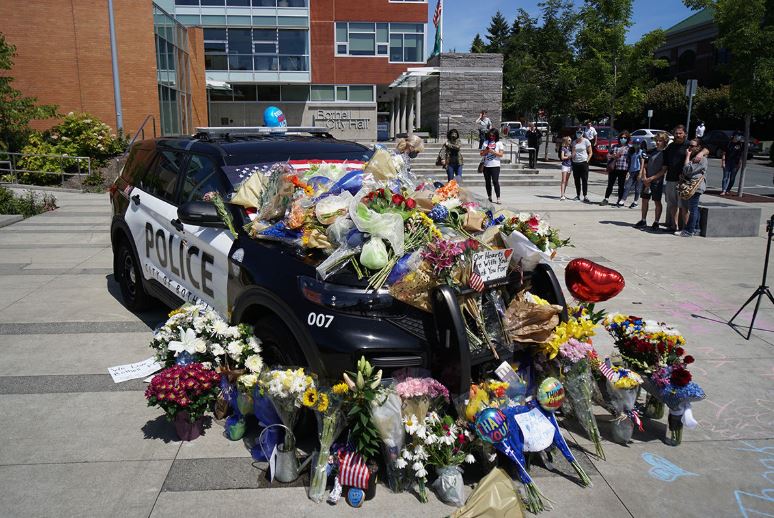 Suspect in Bothell officer's slaying facing murder charge