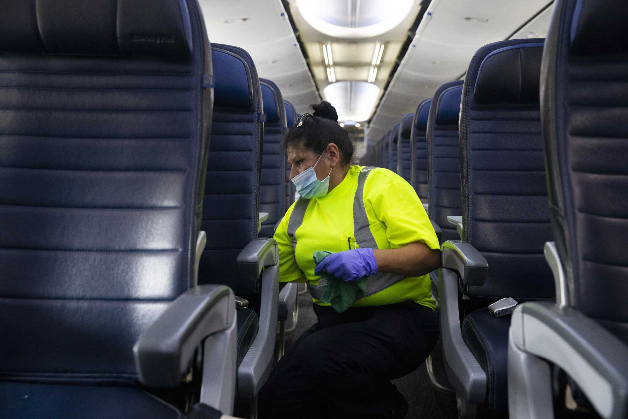 What are the odds you'll catch COVID-19 on a flight? Not likely ...