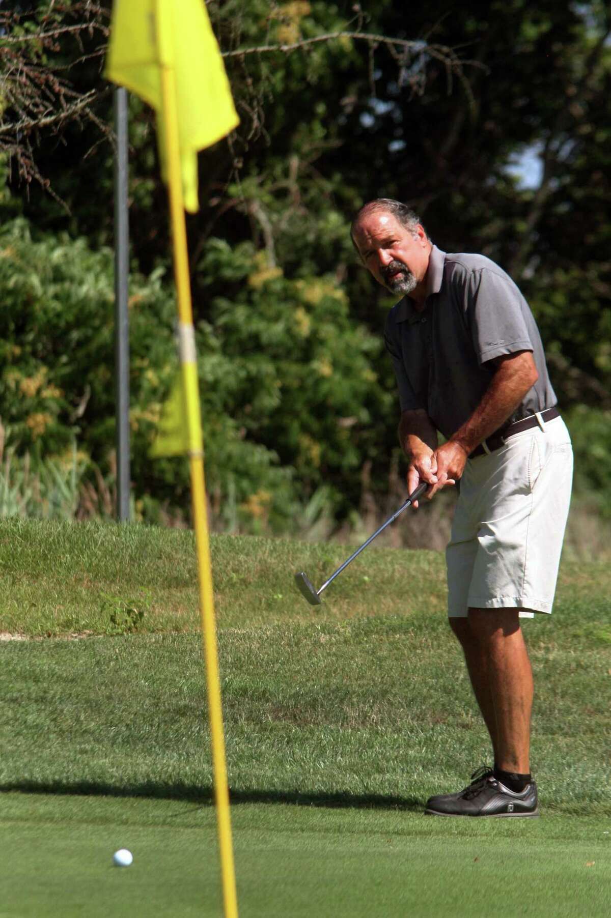 Fairfield Residents Enjoy the Links