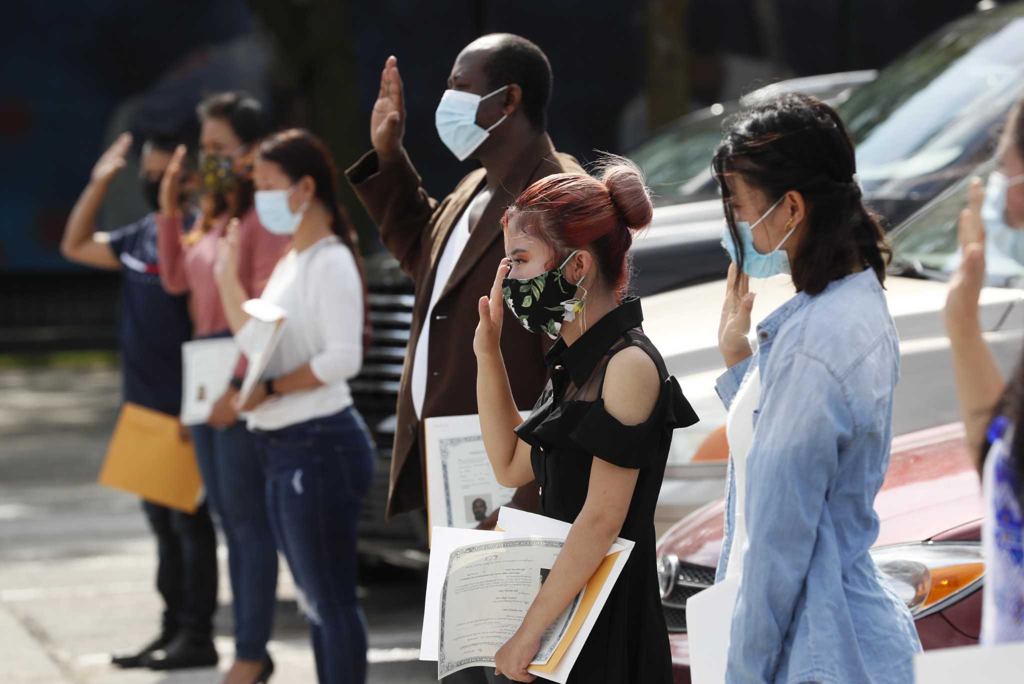 Trump’s strict vetting delays citizenship requests, but uncovers scant ...