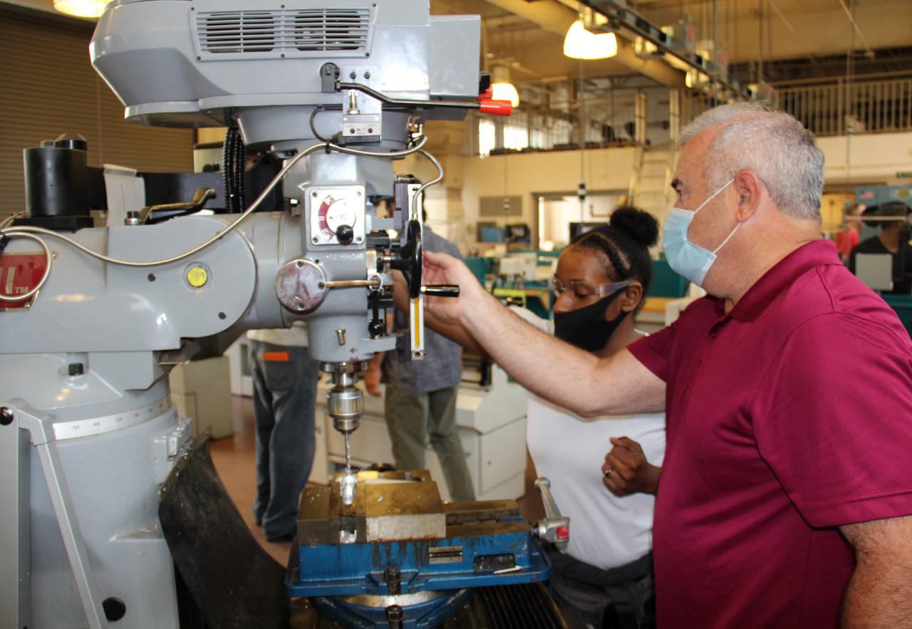 Manufacturing training program resumes at Gateway Community College