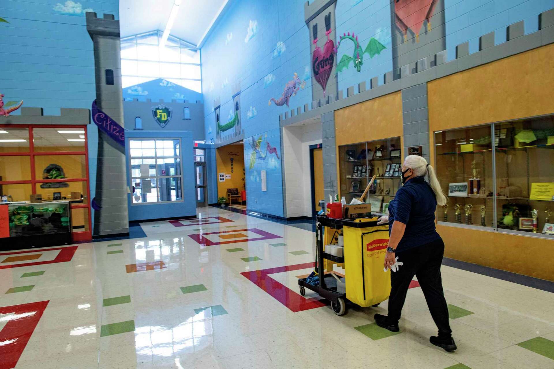 More than 1,000 staff members out Monday at Northside ISD