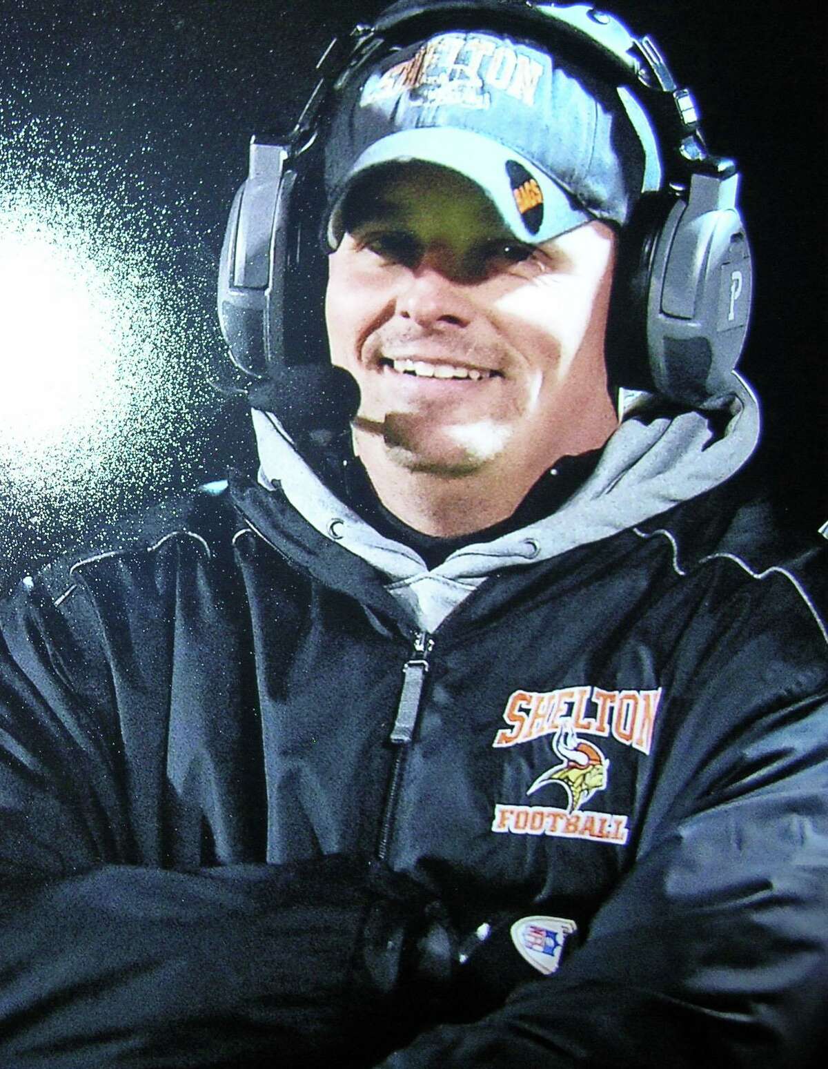 Mike DeFelice named football coach at Shelton