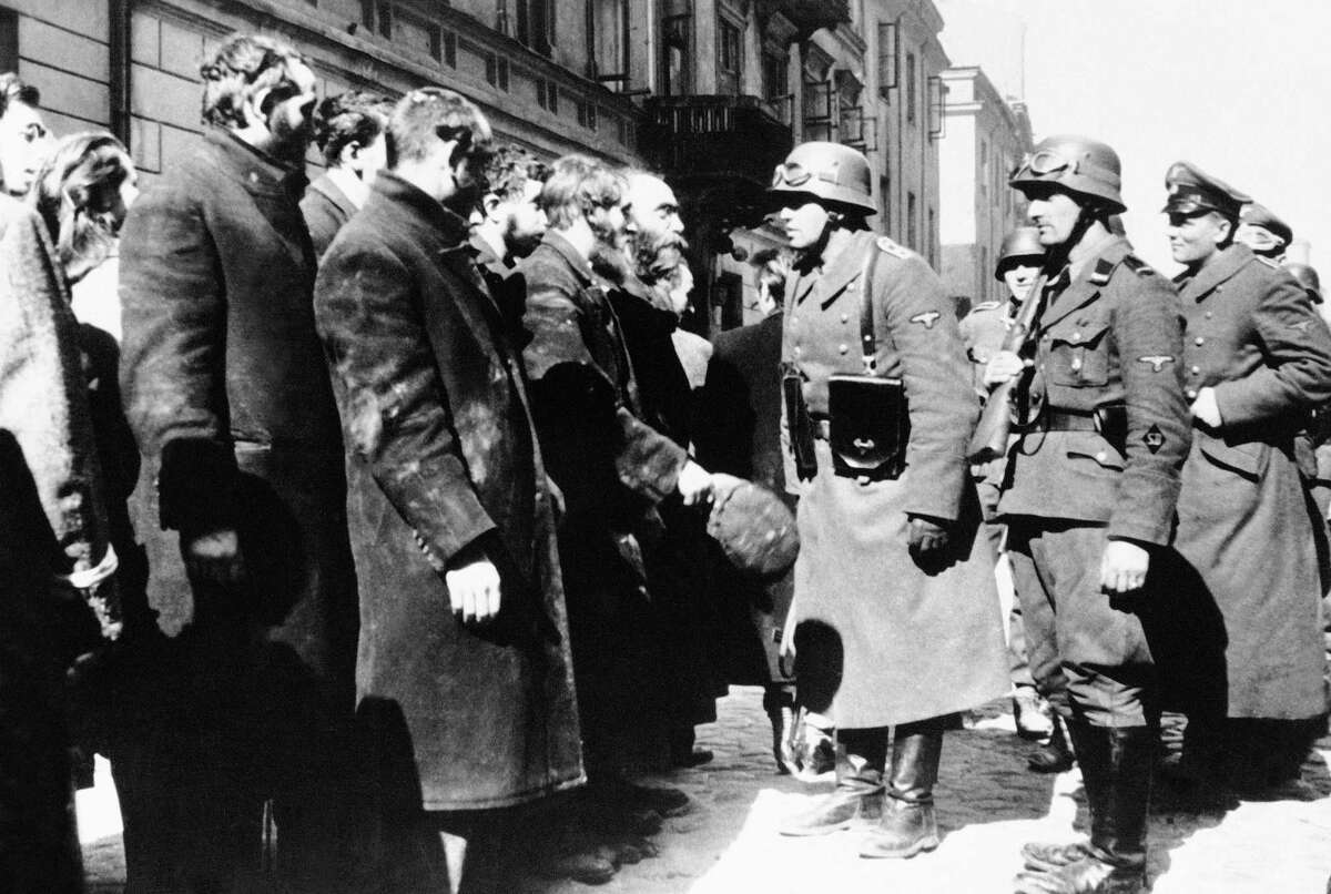 Analysis: How Jews in the Warsaw ghetto beat a pandemic