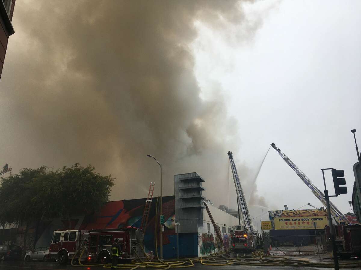 5-alarm structure fire in San Francisco sends flames and smoke into sky