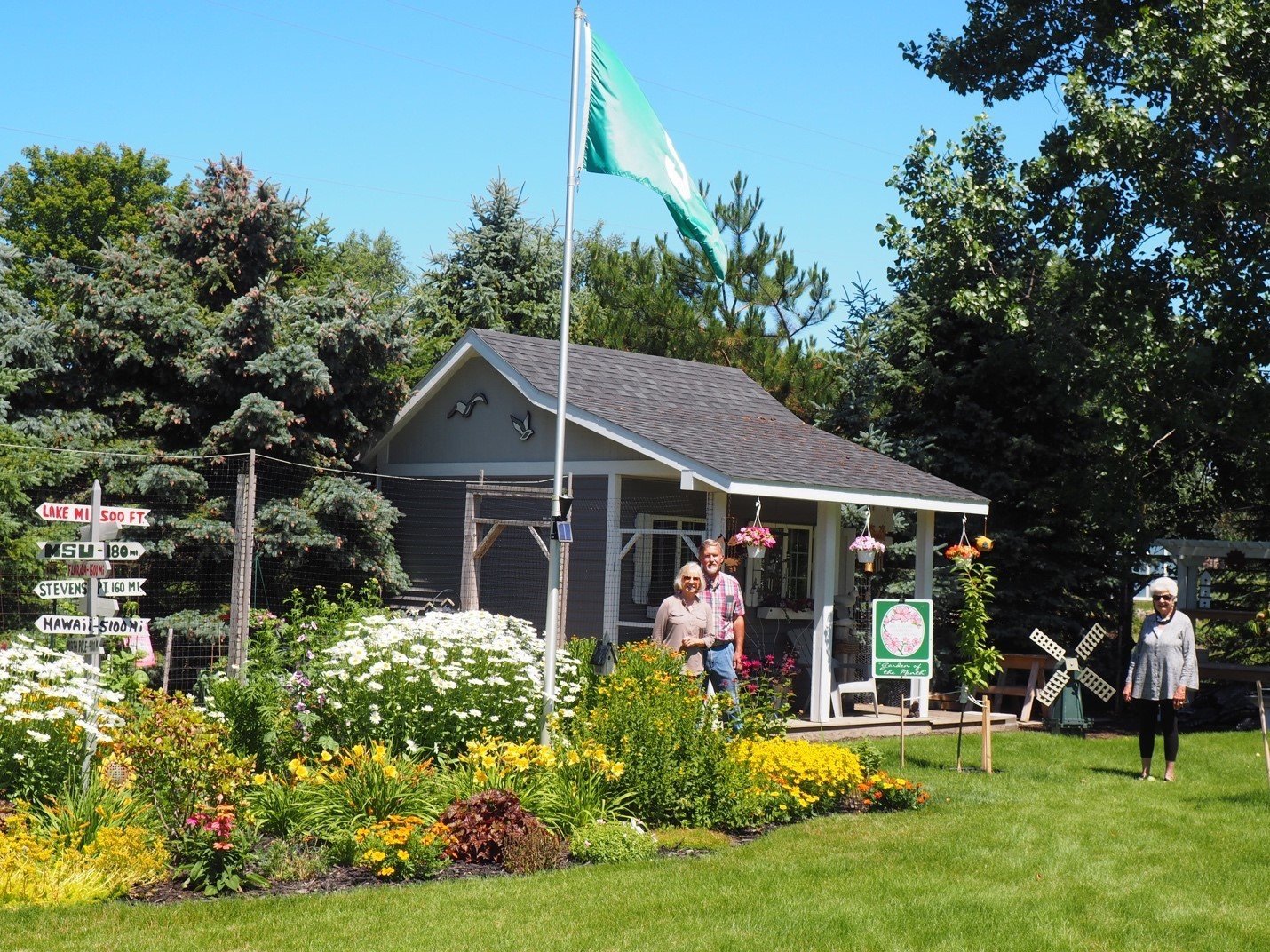 Fredricksons honored for July Garden of the Month