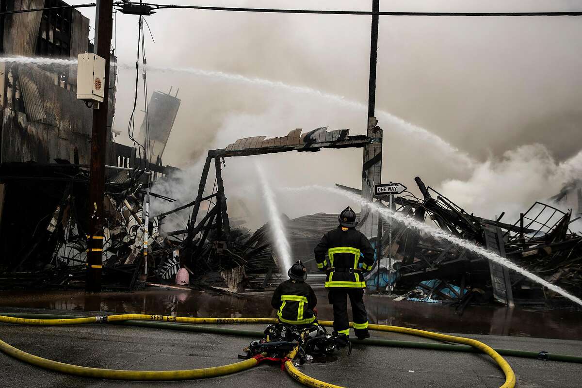 Huge fire near Central Freeway in SF spreads to multiple buildings ...