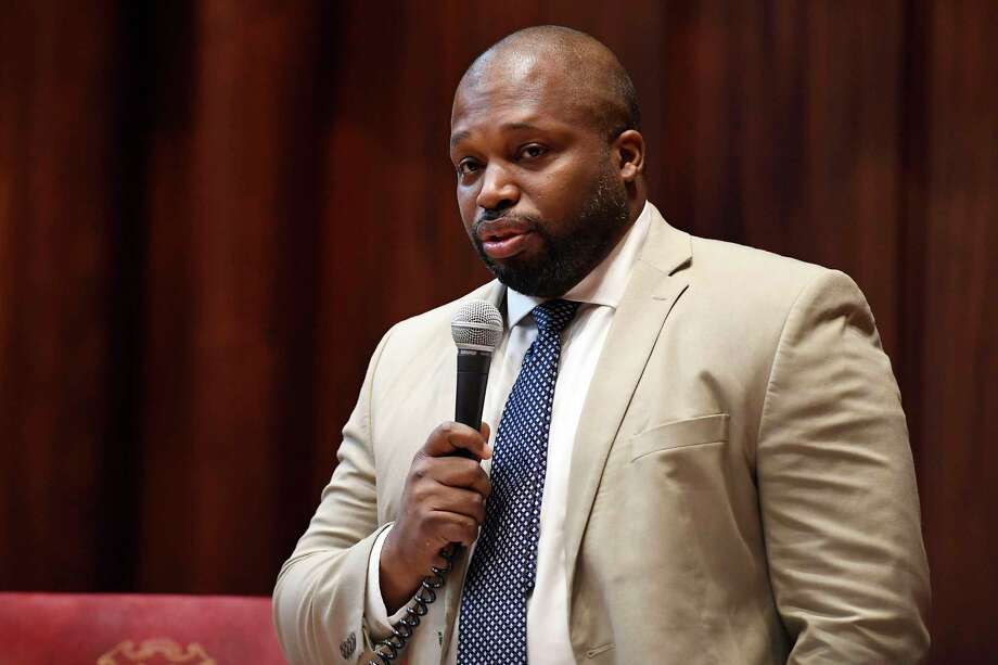 CT Senate passes police reforms 21-15 - Connecticut Post