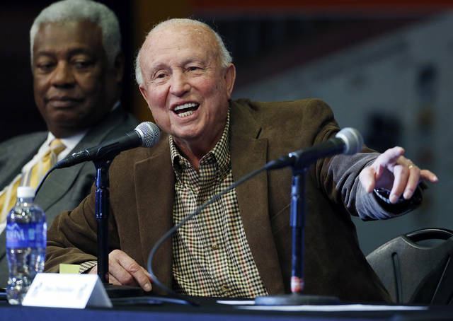 LOREN TATE: Legendary Illini coach Lou Henson dies at 88