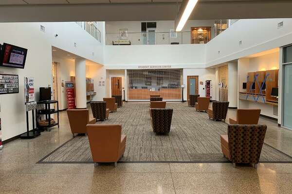 Harvey's destruction preps Lone Star-Kingwood for online classes during ...