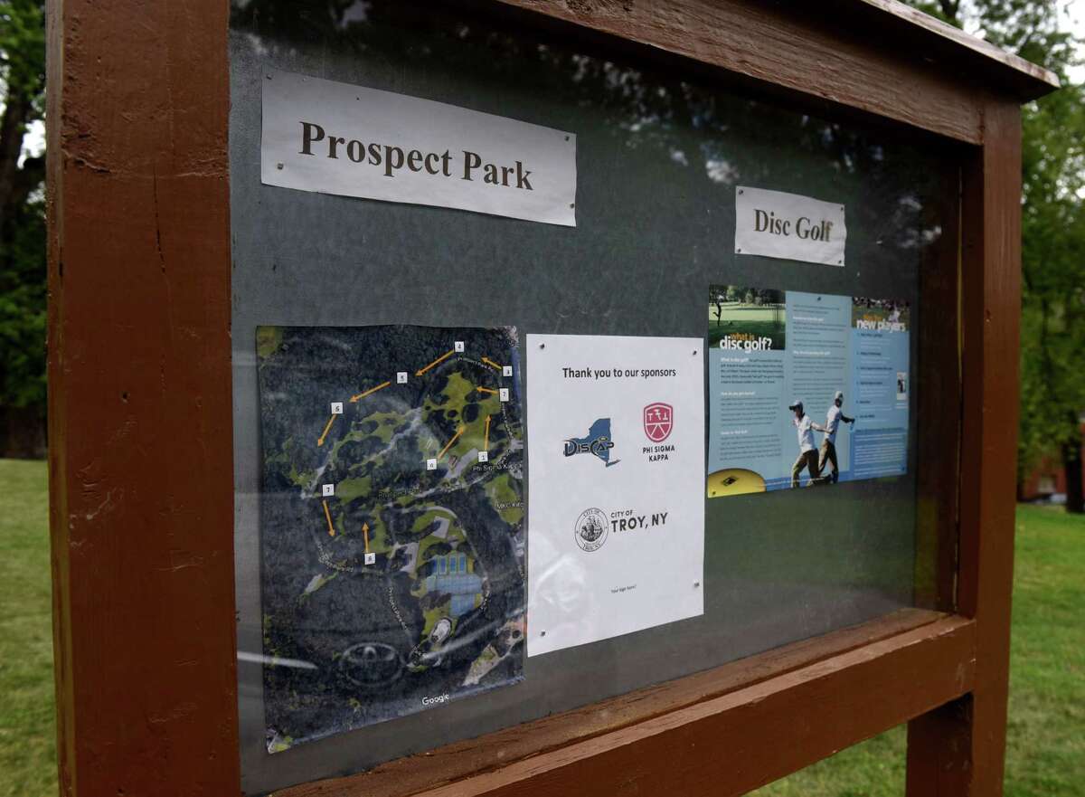 Disc golf course debuts at Troy's Prospect Park
