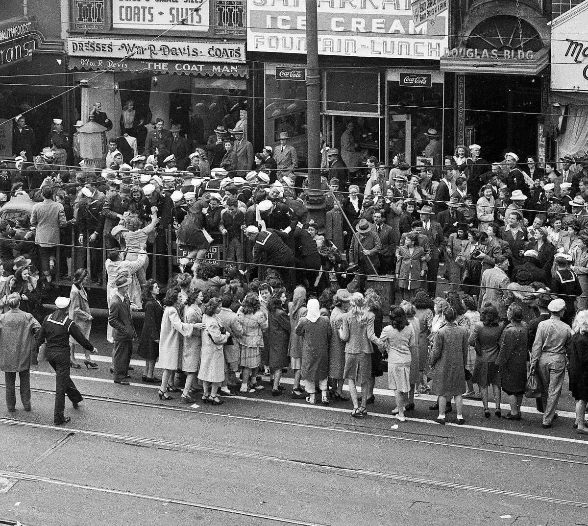 ‘Peace riots’: We found more V-J Day San Francisco archive photos ...