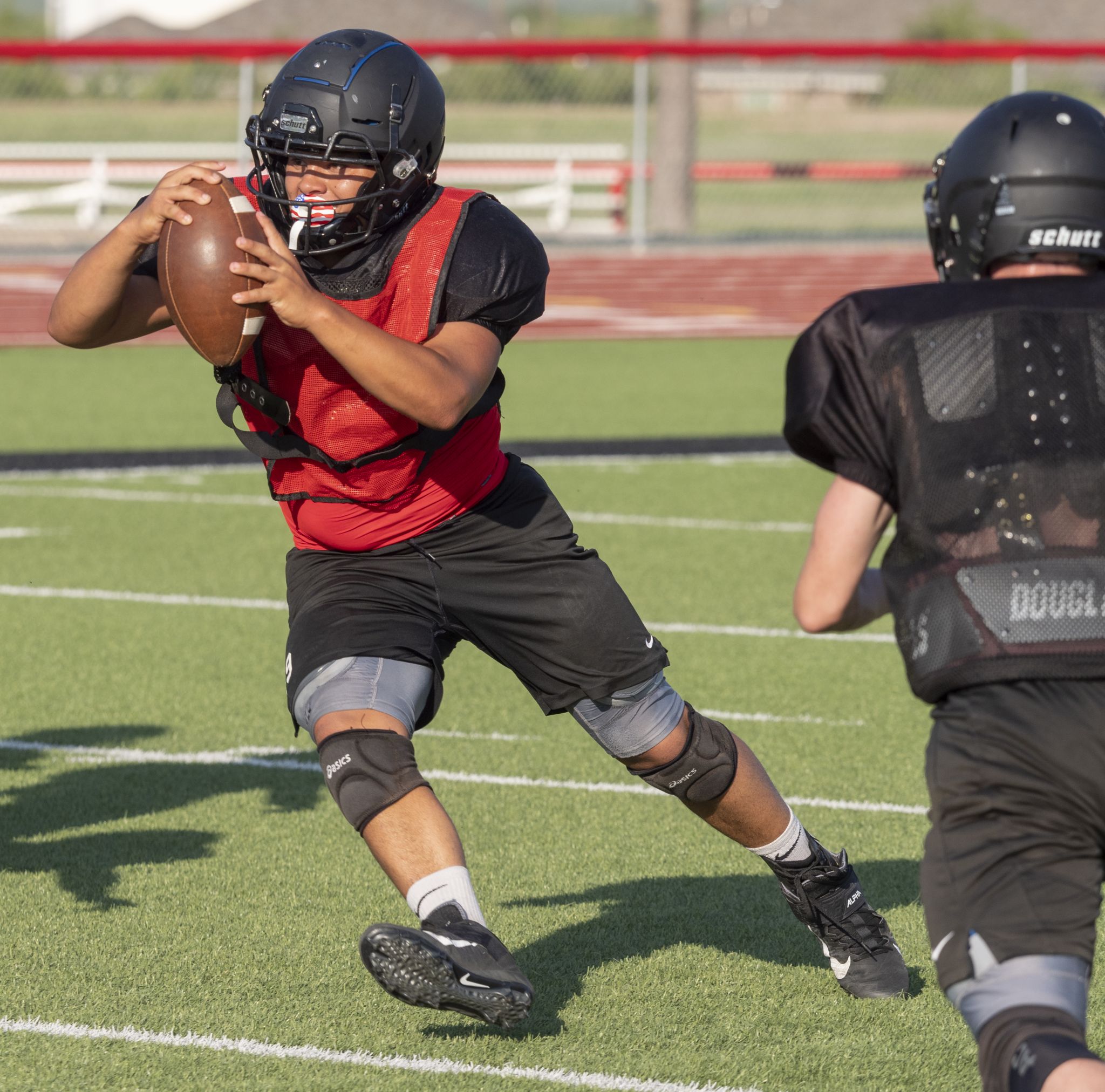 2020 HS FOOTBALL: Lara looks to lead young Garden City team