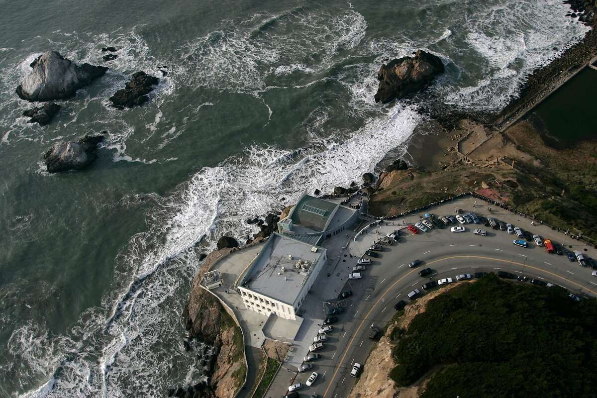 Cliff House: A century of photos of the many lives of an SF icon