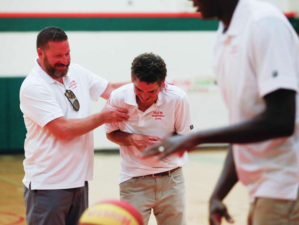 BASKETBALL: Beard, McCullough teammates gather for reunion