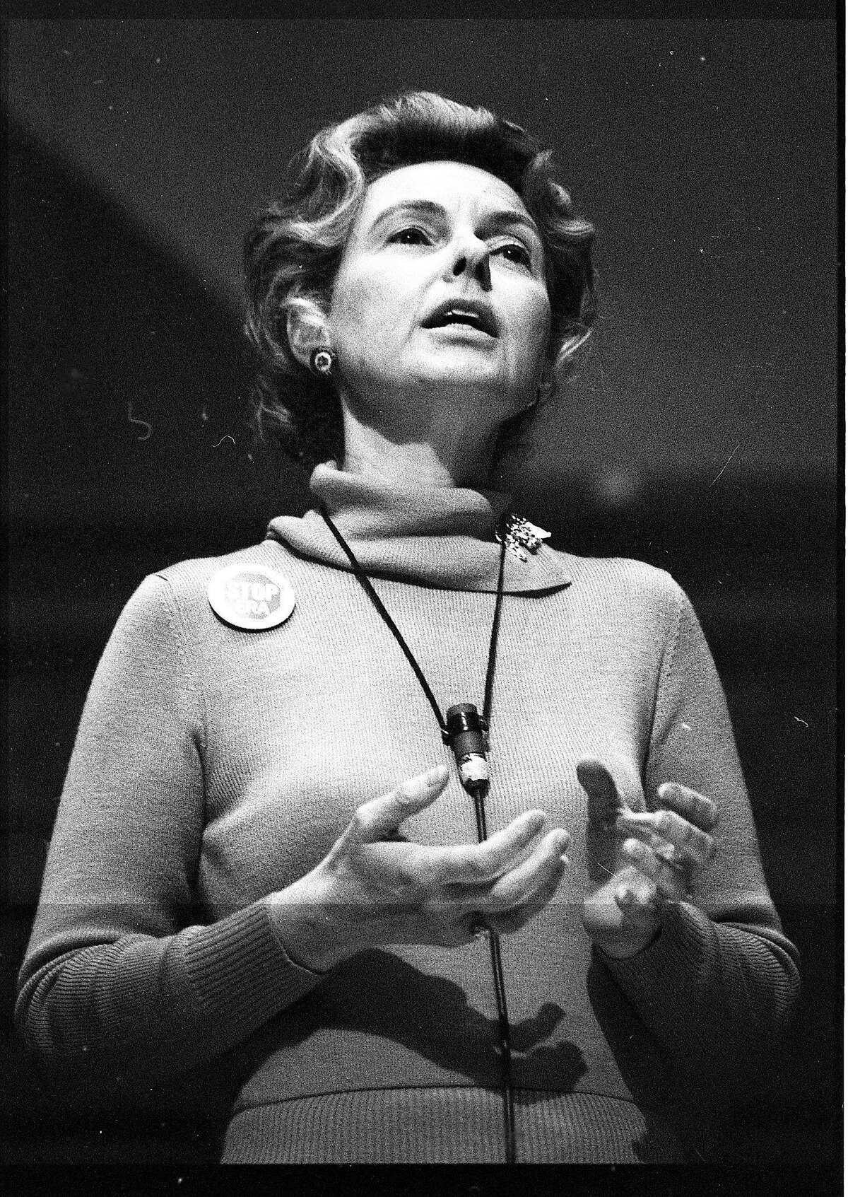 Aileen Hernandez, Gloria Steinem and the ERA: Historic photos of women ...