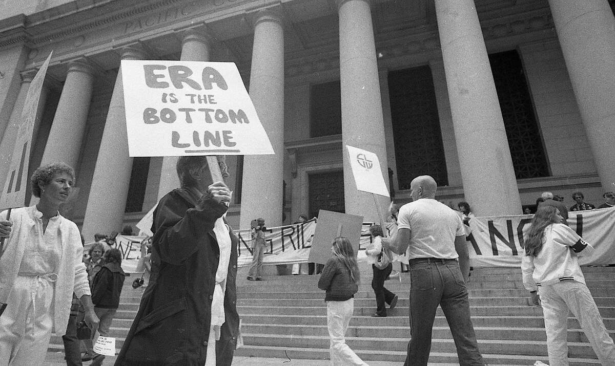 Aileen Hernandez, Gloria Steinem and the ERA: Historic photos of women ...