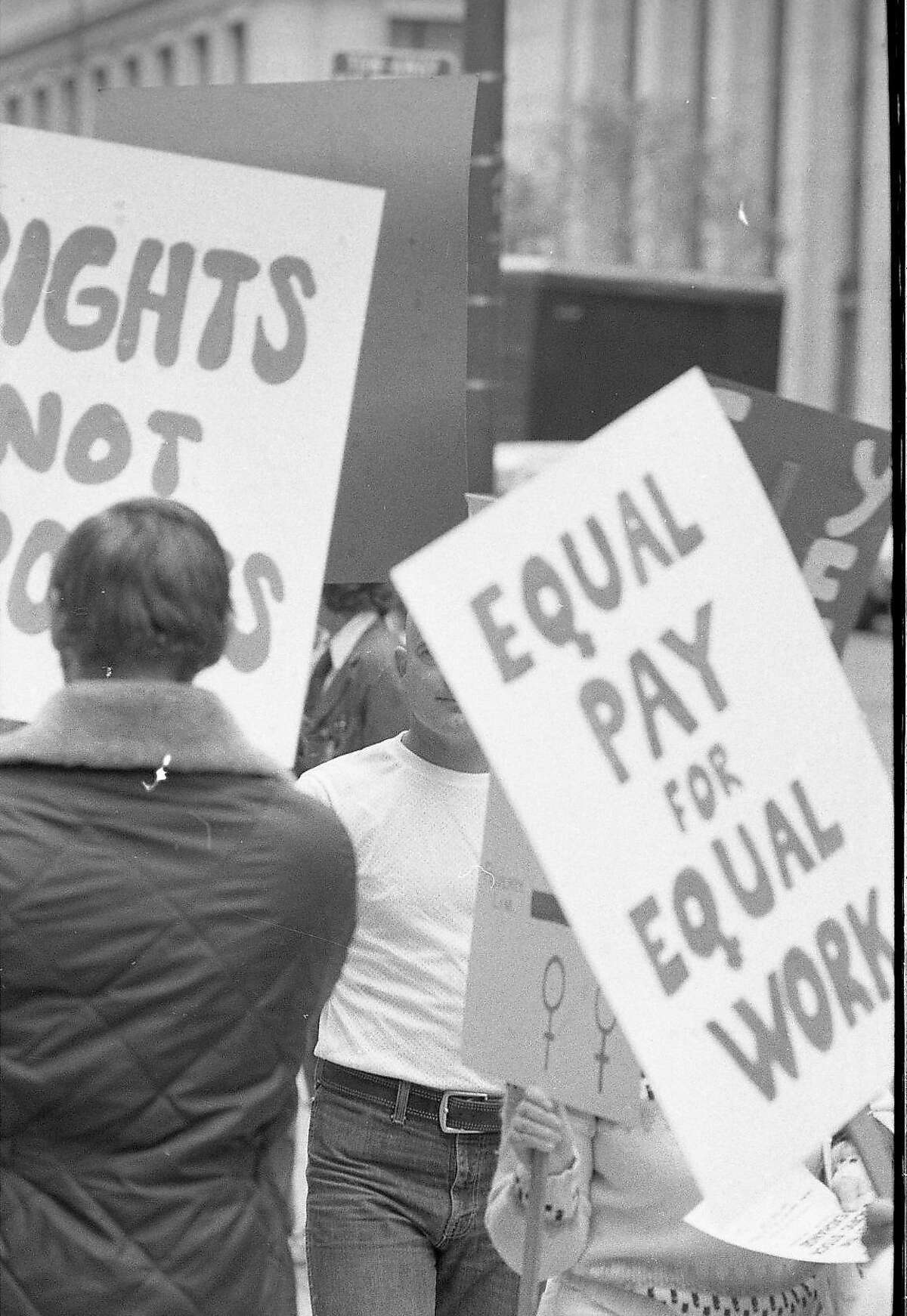 Aileen Hernandez, Gloria Steinem and the ERA: Historic photos of women ...