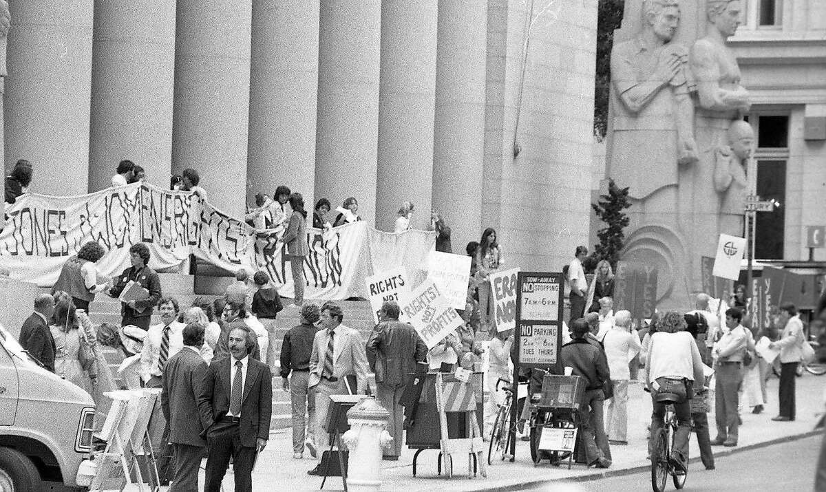 Aileen Hernandez, Gloria Steinem and the ERA: Historic photos of women ...