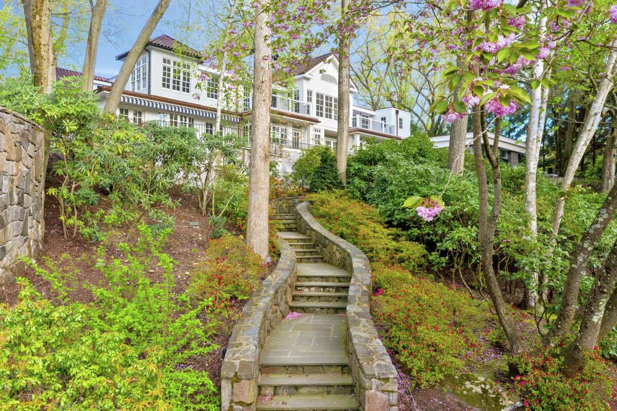 On the Market: Indoor swimming pool, outdoor tennis court at ‘River Run ...