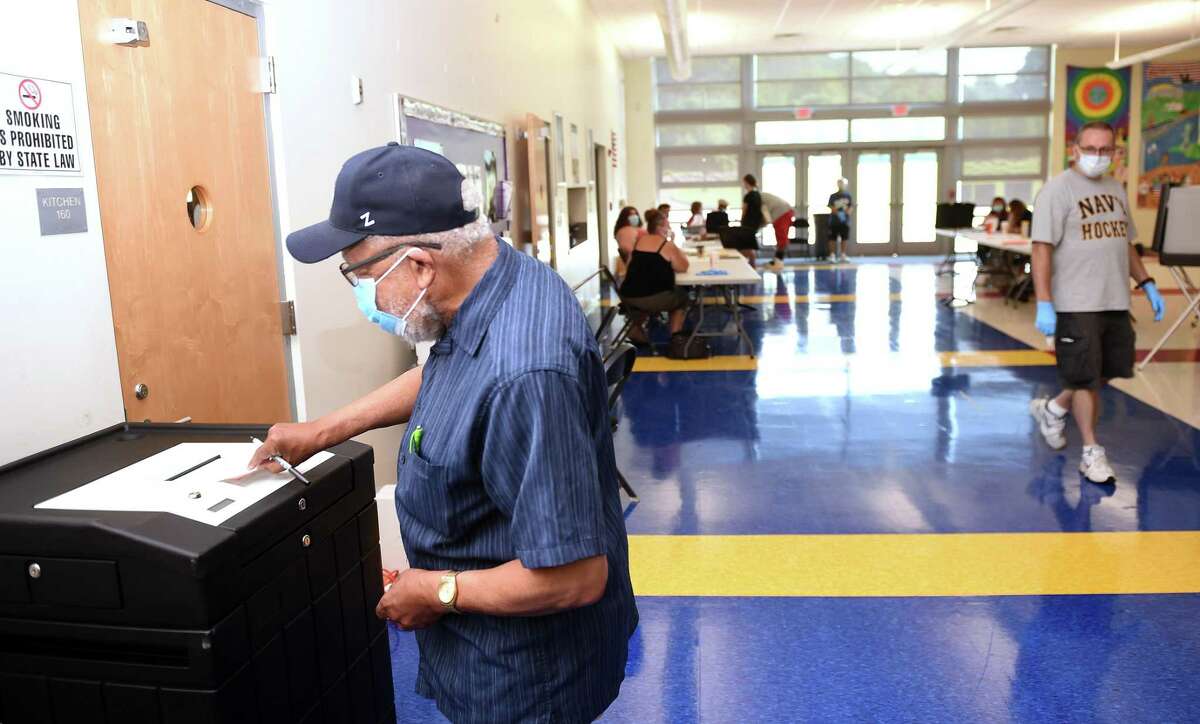 Cabrera appears to hold primary lead