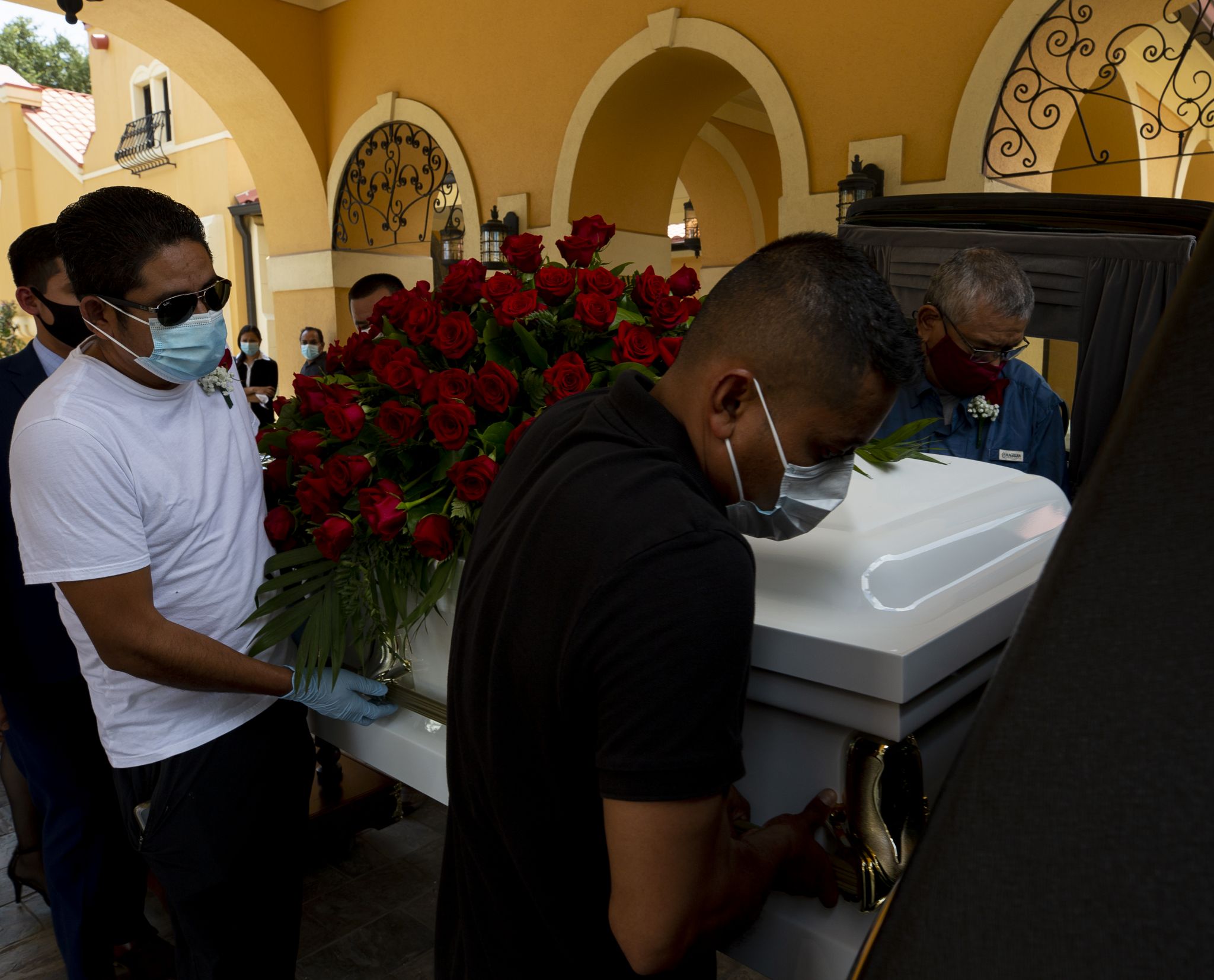 'Mourning America' website memorializes the lives lost due to COVID-19