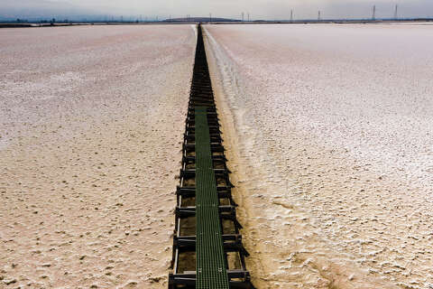 Photographer discovers 'another planet': The Salt Ponds of S.F. Bay