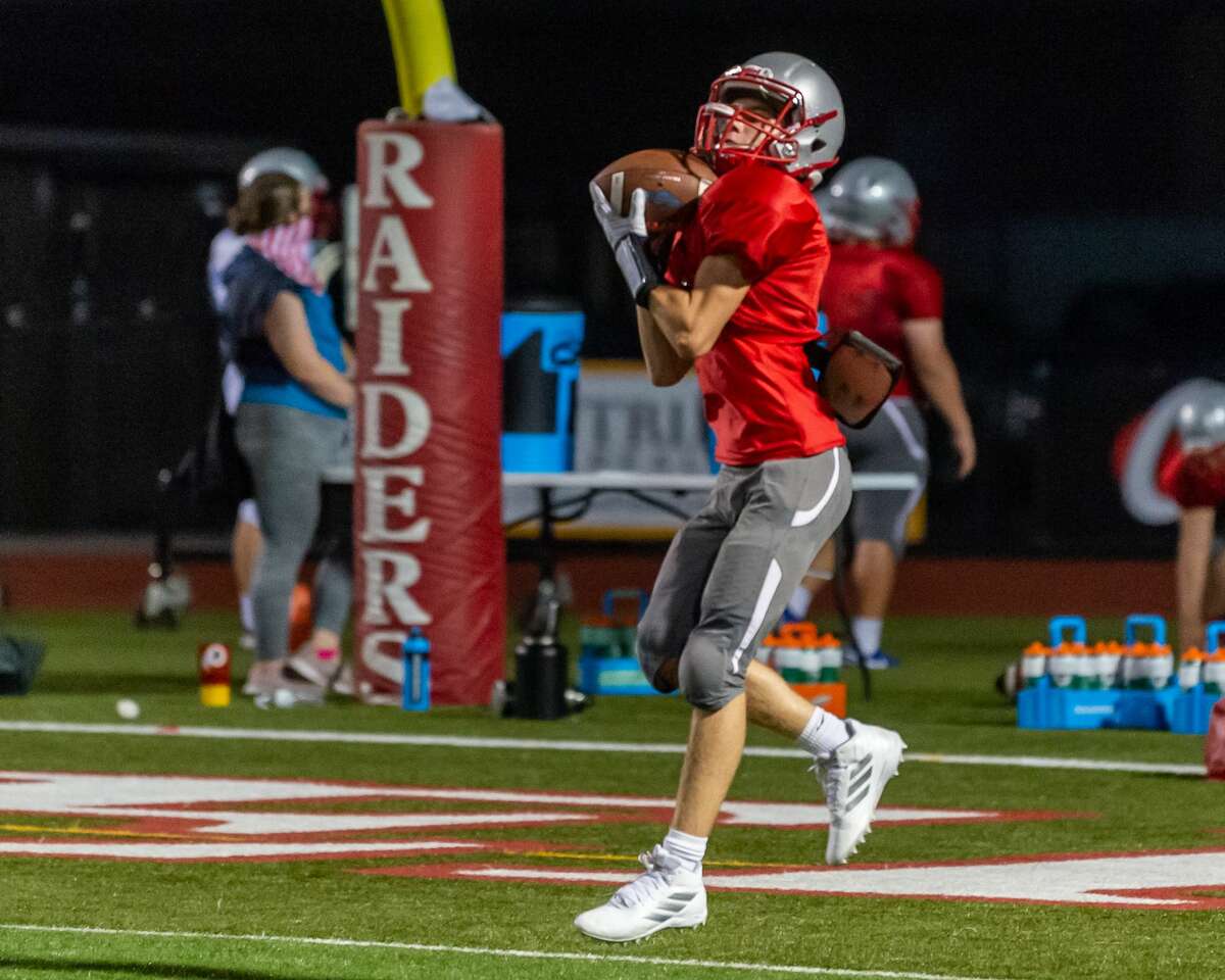 Lumberton Raiders show off new offensive scheme in home opener