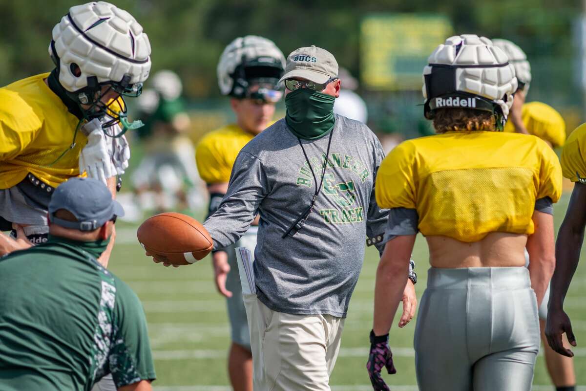 East Chambers hosts Hardin-Jefferson in first football game of the season