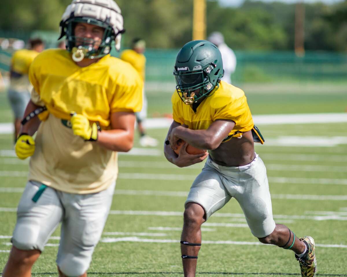 East Chambers hosts Hardin-Jefferson in first football game of the season