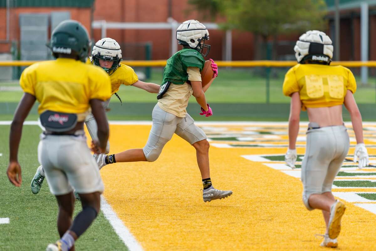 East Chambers hosts Hardin-Jefferson in first football game of the season
