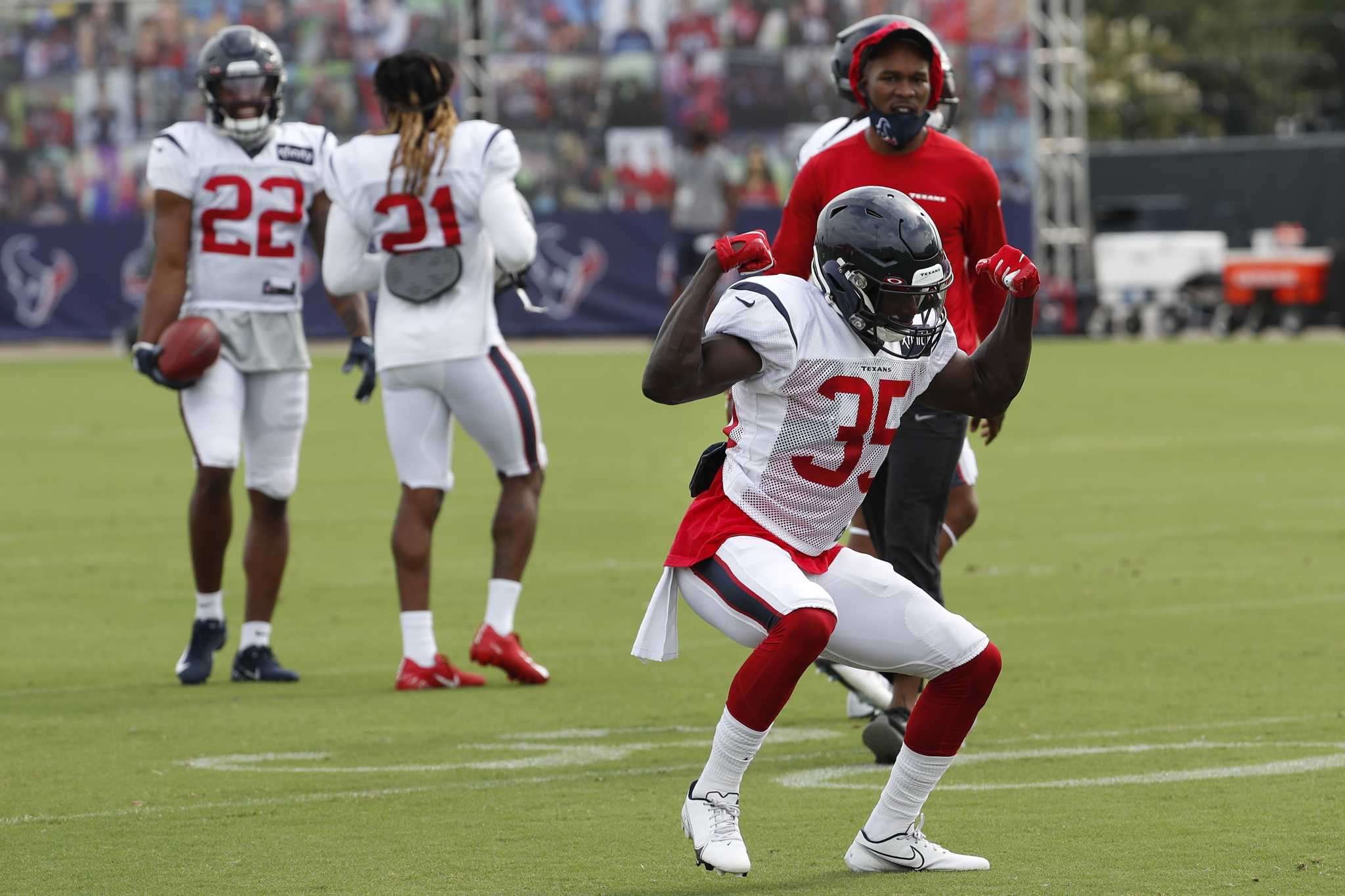Texans' Bill O'Brien enjoys 'good banter' with corner Keion Crossen