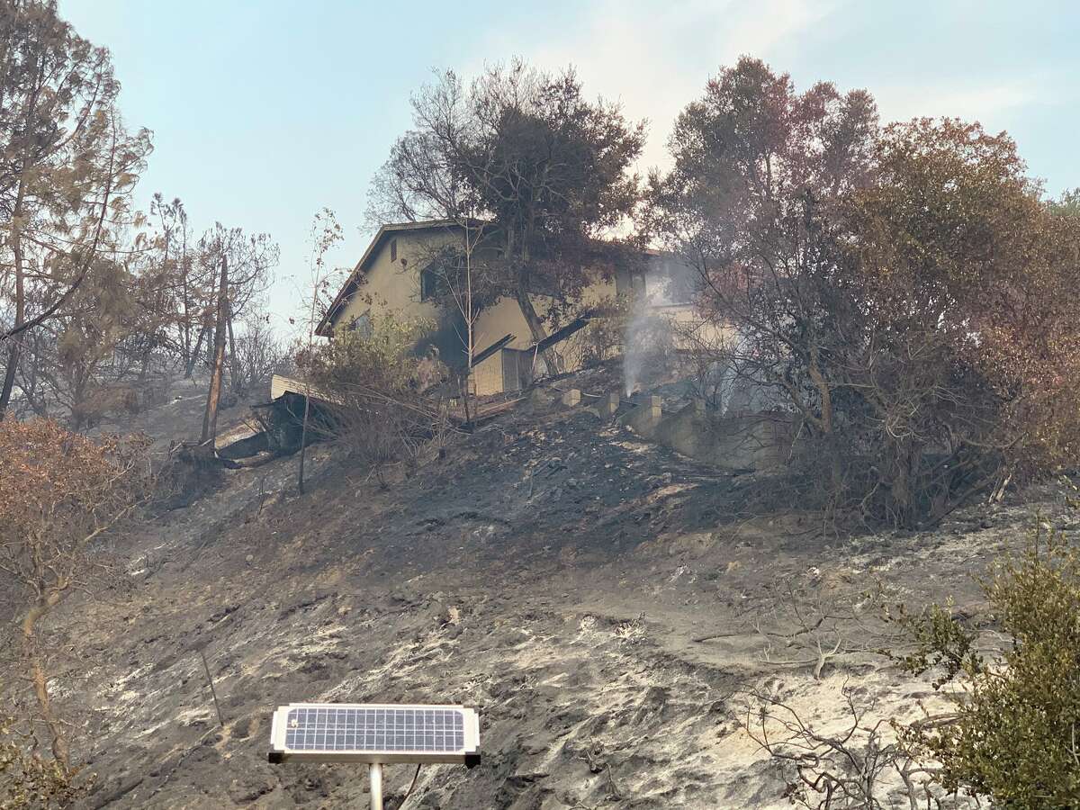 6 buildings destroyed, 1,527 threatened by River Fire