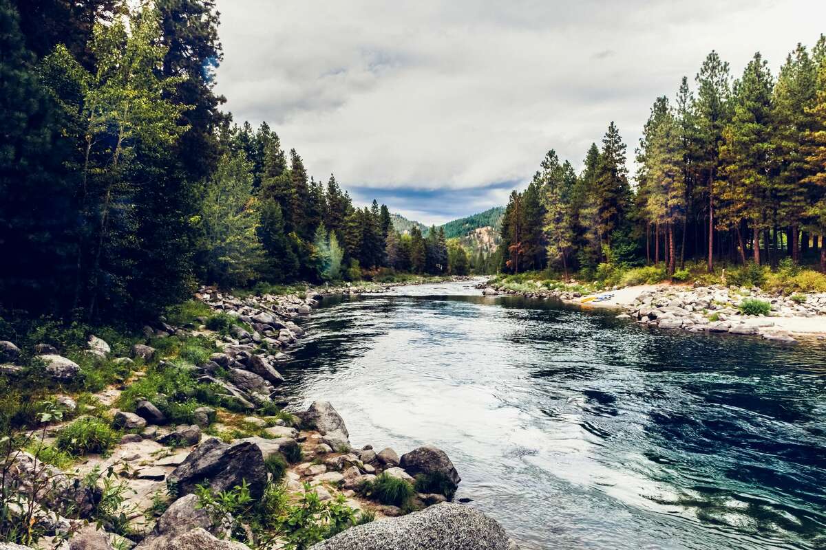 8 places to go river and lake floating around Seattle