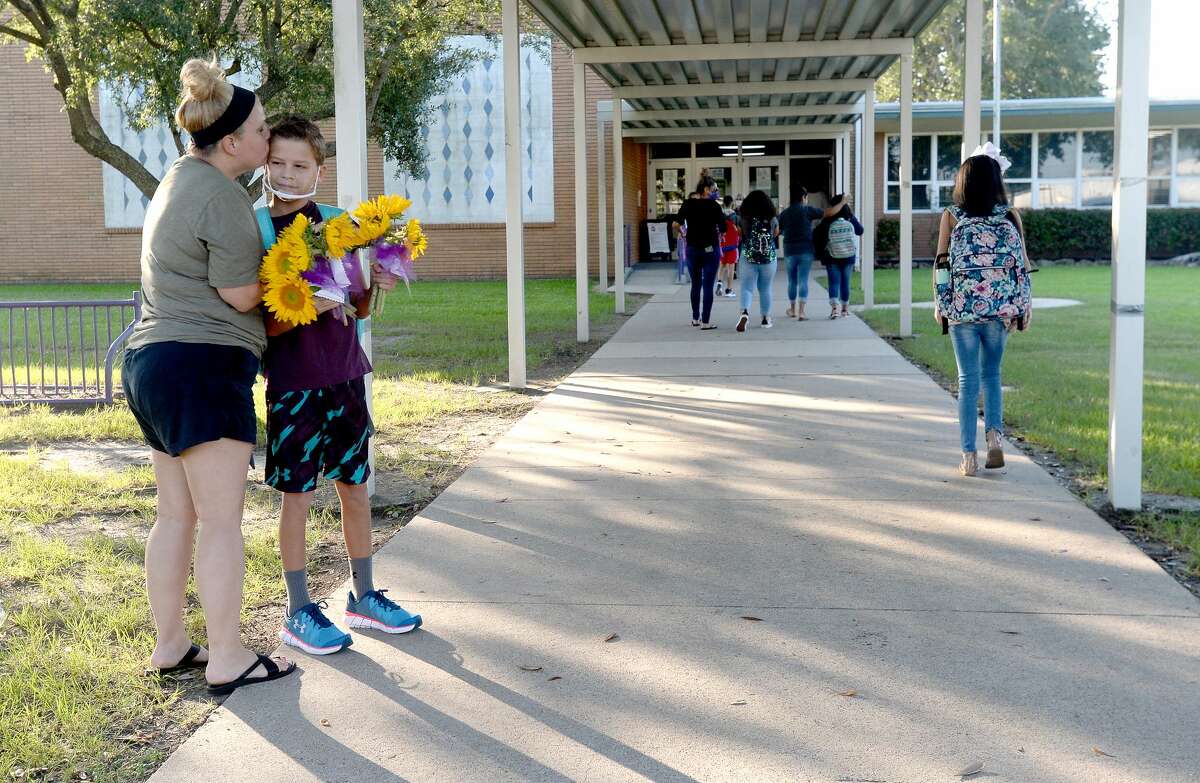 PN-G starts school year with 8 employees in quarantine, 94% of students ...