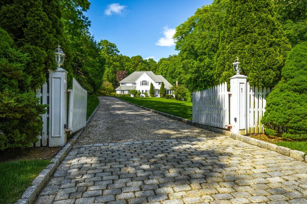 On the Market: White picket fence surrounds ‘countryside colonial’ in ...