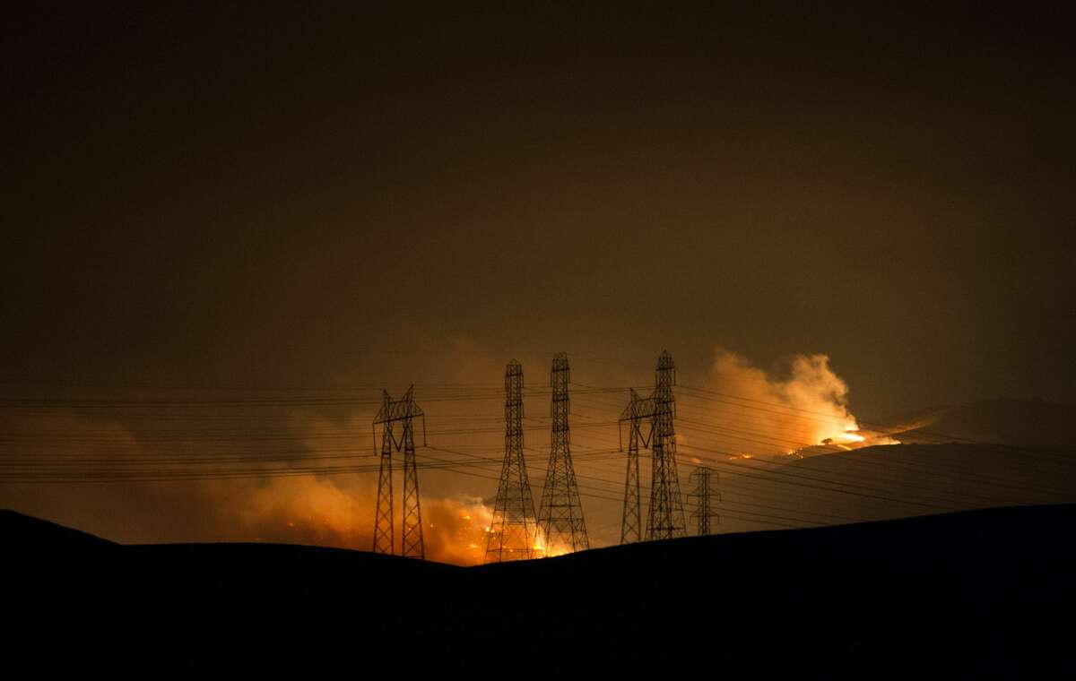 SCU Lightning Complex burns 48,000 more acres on Saturday alone