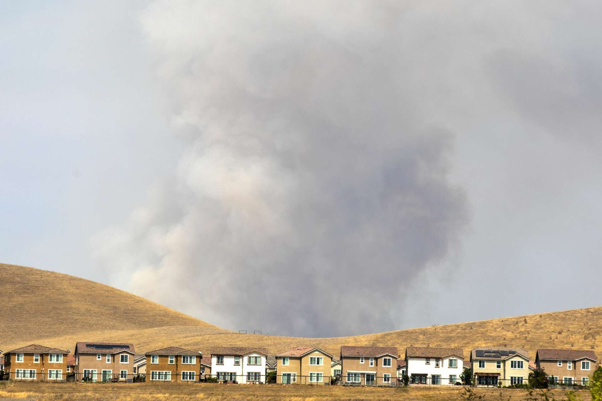 SCU Lightning Complex burns 48,000 more acres on Saturday alone