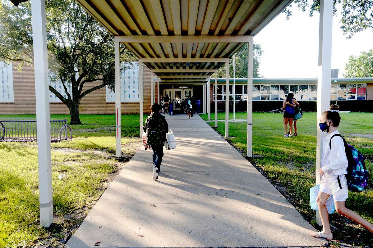 PN-G starts school year with 8 employees in quarantine, 94% of students ...