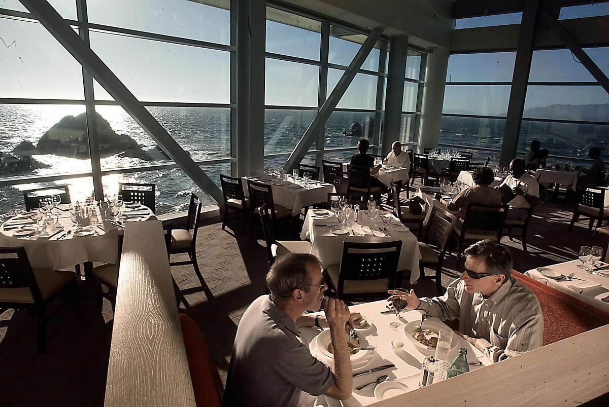 Cliff House: A century of photos of the many lives of an SF icon