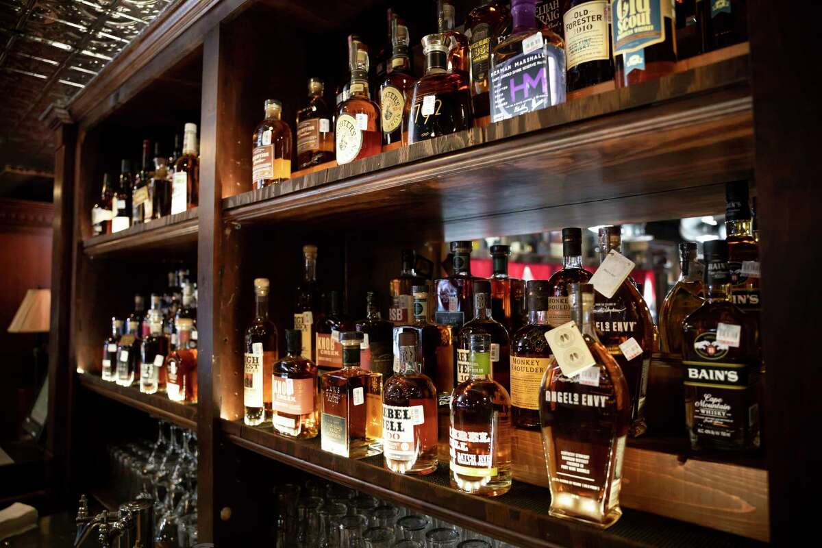 New whiskey bar to open at Dosey Doe Breakfast & BBQ restaurant